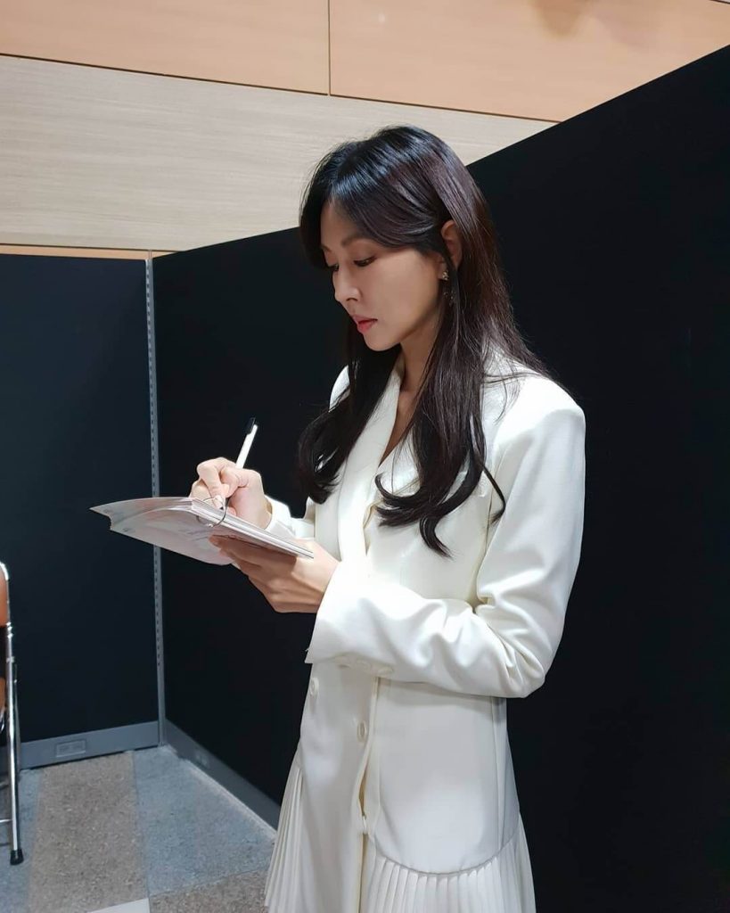 50 Hot And Sexy Kim So Yeon Photos 12thblog