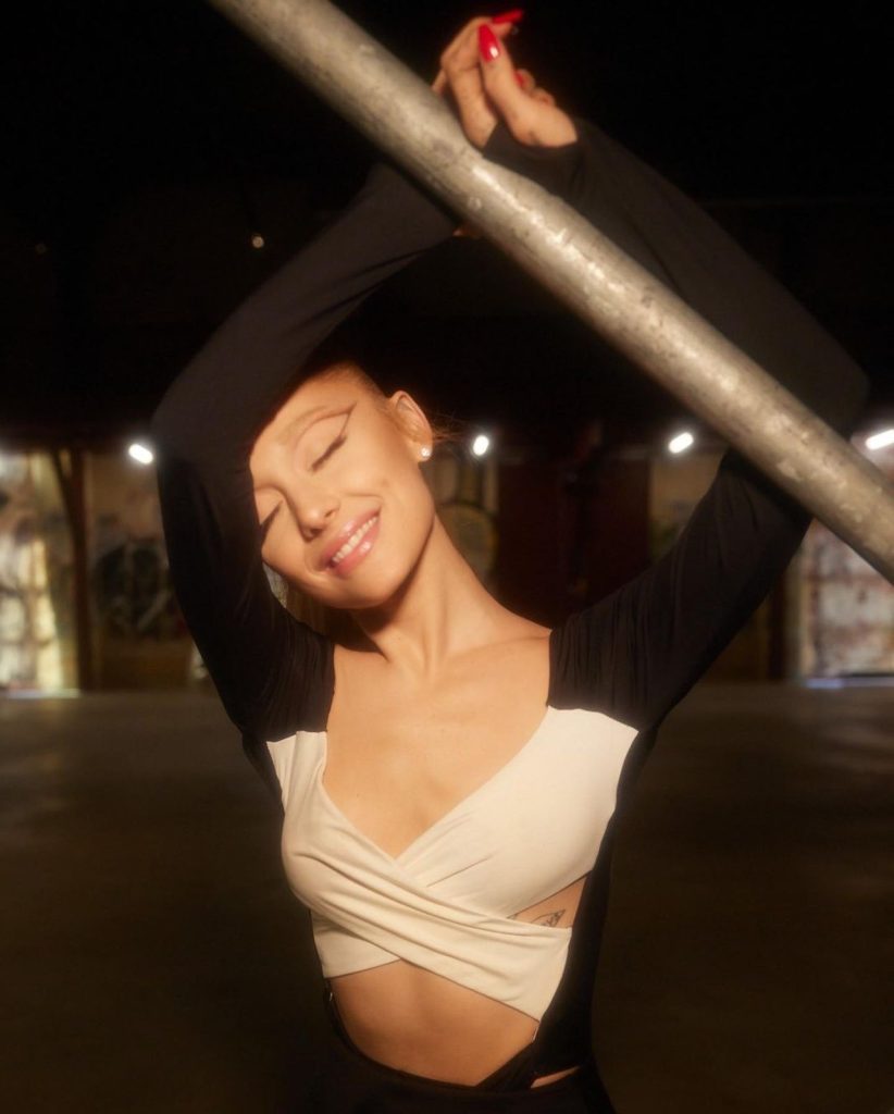 30 Hot And Sexy Ariana Grande Photos 12thblog