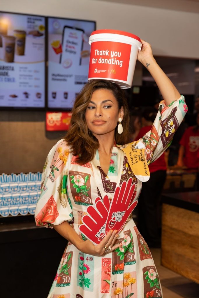 15 Sexy Eva Mendes Photos 12thblog